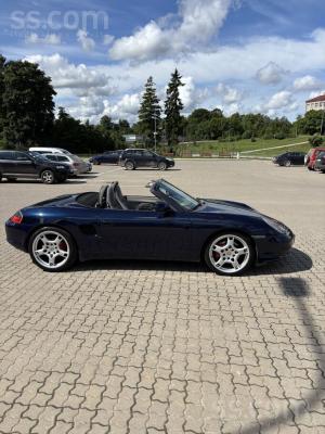 Blue Porsche Boxster 2000 in Saldus, with an engine capacity of 3.20 L and mileage of 142 thousand km for 10000 €, photo 4 on AUTOMOTO.COM.LV