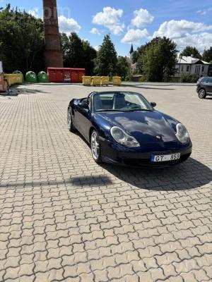 Blue Porsche Boxster 2000 in Saldus, with an engine capacity of 3.20 L and mileage of 142 thousand km for 10000 €, photo 6 on AUTOMOTO.COM.LV