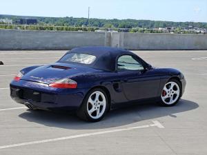 Blue Porsche Boxster 2001 in Vilnius, with an engine capacity of 3.18 L and mileage of 175 thousand km for 12600 €, photo 3 on AUTOMOTO.COM.LV