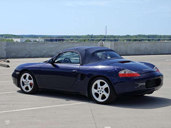 Zils Porsche Boxster 2001 Viļņa, ar dzinēja tilpumu 3.18 L un nobraukumu 175 tūkst. km par 12600 €, foto 3 vietnē AUTOMOTO.COM.LV