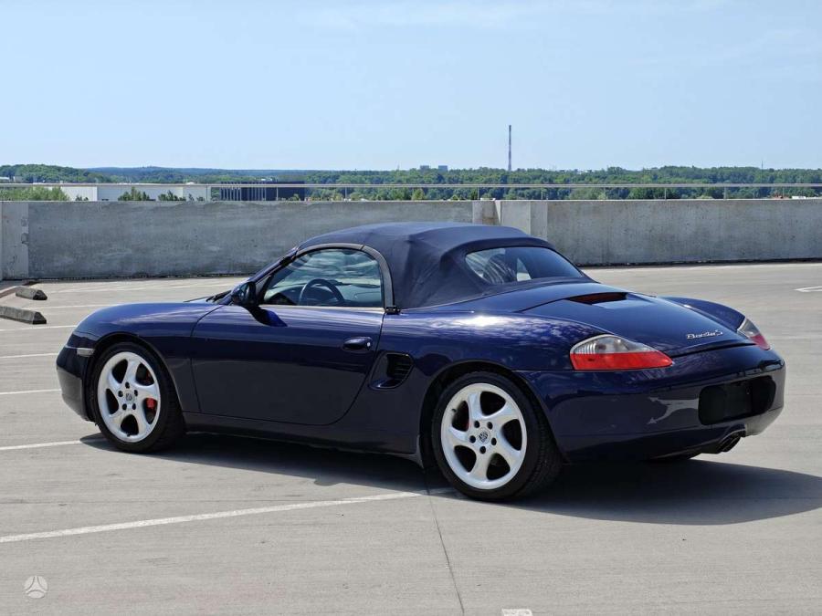 Blue Porsche Boxster 2001 in Vilnius, with an engine capacity of 3.18 L and mileage of 175 thousand km for 12600 €, photo 4 on AUTOMOTO.COM.LV