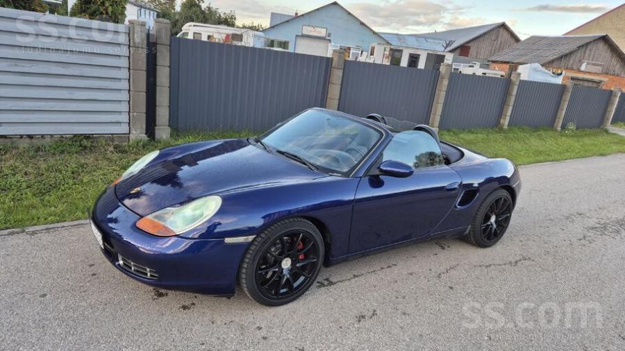 Zils Porsche Boxster 2002 Rīga, ar dzinēja tilpumu 3.20 L un nobraukumu 135 tūkst. km par 16000 €, foto 3 vietnē AUTOMOTO.COM.LV