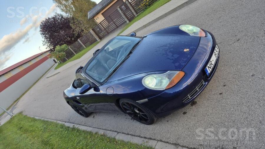 Zils Porsche Boxster 2002 Rīga, ar dzinēja tilpumu 3.20 L un nobraukumu 135 tūkst. km par 16000 €, foto 4 vietnē AUTOMOTO.COM.LV