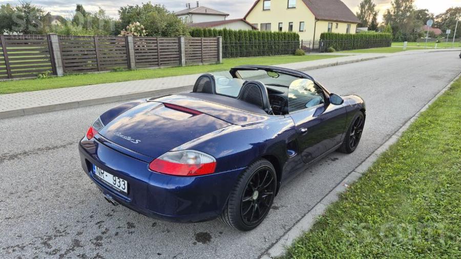 Zils Porsche Boxster 2002 Rīga, ar dzinēja tilpumu 3.20 L un nobraukumu 135 tūkst. km par 16000 €, foto 5 vietnē AUTOMOTO.COM.LV