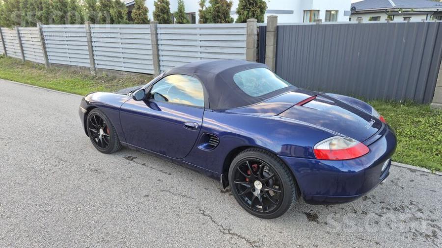Zils Porsche Boxster 2002 Rīga, ar dzinēja tilpumu 3.20 L un nobraukumu 135 tūkst. km par 16000 €, foto 9 vietnē AUTOMOTO.COM.LV