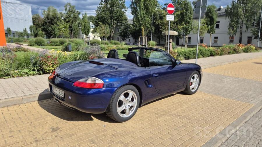 Blue Porsche Boxster 2002 in Riga, with an engine capacity of 3.20 L and mileage of 136 thousand km for 16000 €, photo 4 on AUTOMOTO.COM.LV