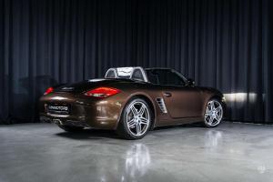 Brūns Porsche Boxster 2009 Viļņa, ar dzinēja tilpumu 2.89 L un nobraukumu 63 tūkst. km par 35000 €, foto 5 vietnē AUTOMOTO.COM.LV