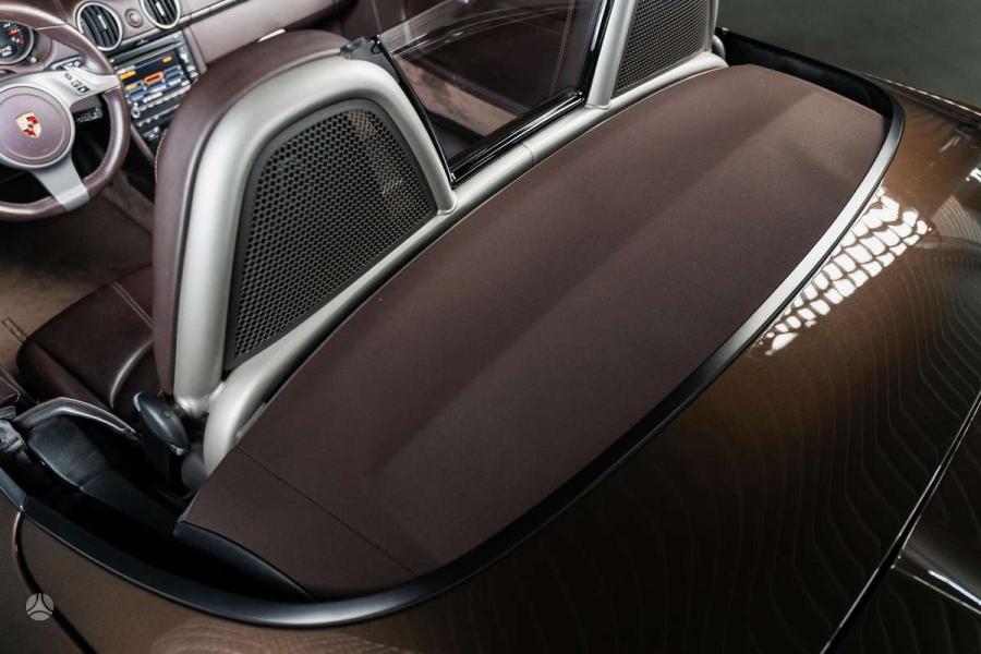 Brūns Porsche Boxster 2009 Viļņa, ar dzinēja tilpumu 2.89 L un nobraukumu 63 tūkst. km par 35000 €, foto 37 vietnē AUTOMOTO.COM.LV