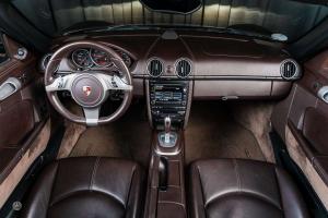 Brūns Porsche Boxster 2009 Viļņa, ar dzinēja tilpumu 2.89 L un nobraukumu 63 tūkst. km par 30000 €, foto 28 vietnē AUTOMOTO.COM.LV