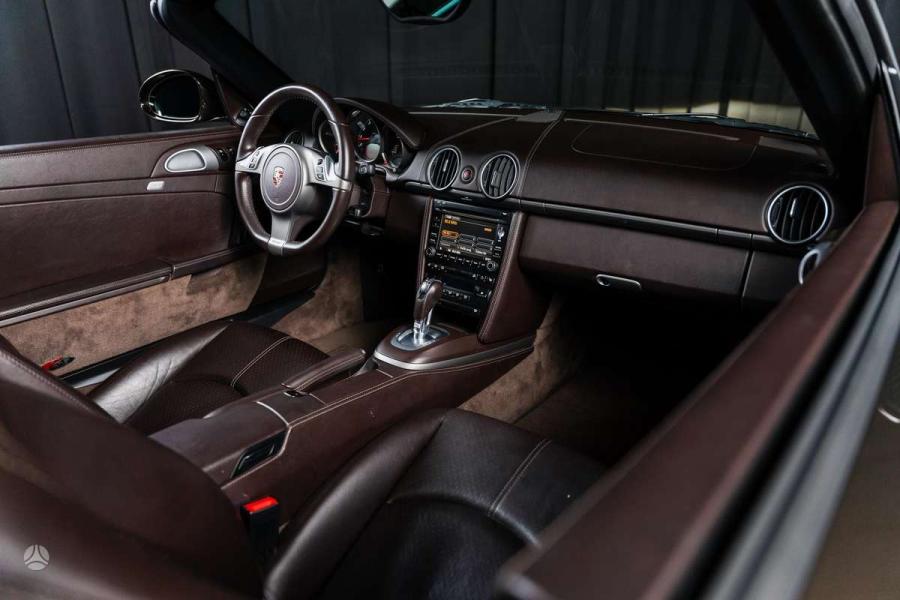 Brūns Porsche Boxster 2009 Viļņa, ar dzinēja tilpumu 2.89 L un nobraukumu 63 tūkst. km par 30000 €, foto 36 vietnē AUTOMOTO.COM.LV