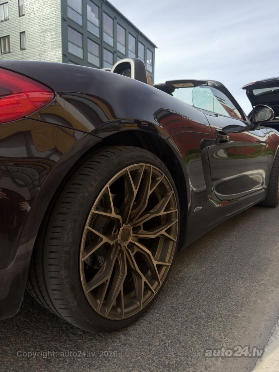 Brūns Porsche Boxster 2012 Tallina, ar dzinēja tilpumu 2.70 L un nobraukumu 251 tūkst. km par 39900 €, foto 10 vietnē AUTOMOTO.COM.LV