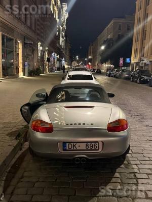 Porsche Boxster 1997 Rīga, ar dzinēja tilpumu 2.50 L un nobraukumu 128 tūkst. km par 12500 €, foto  vietnē AUTOMOTO.COM.LV