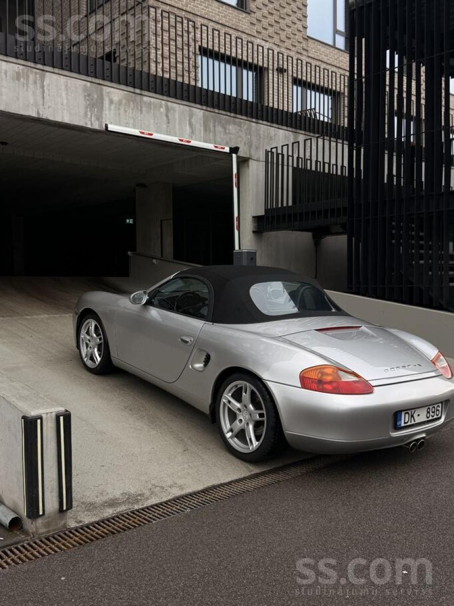 Porsche Boxster 1997 Rīga, ar dzinēja tilpumu 2.50 L un nobraukumu 126 tūkst. km par 13000 €, foto 24 vietnē AUTOMOTO.COM.LV