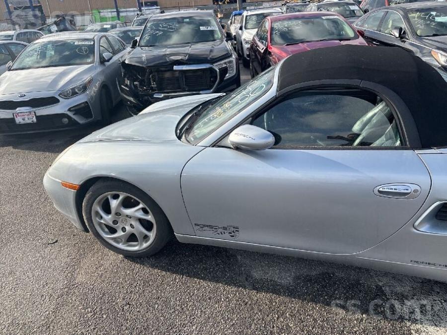 Porsche Boxster 2000 in Klaipeda, with an engine capacity of 2.70 L and mileage of 160 thousand km for 5200 €, photo 3 on AUTOMOTO.COM.LV