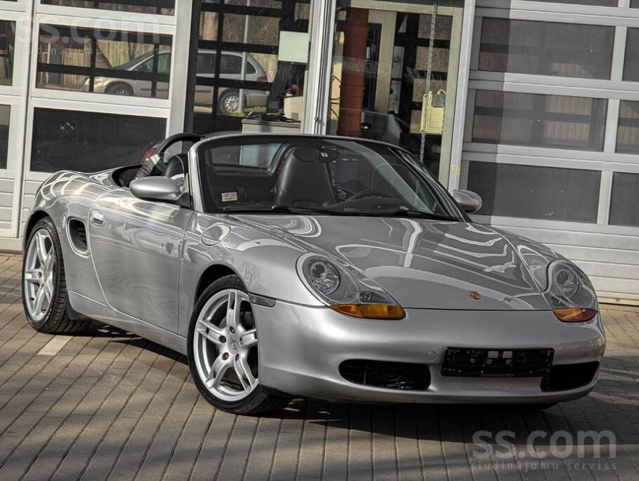Grey Porsche Boxster 1997 in Jurmala, with an engine capacity of 2.50 L and mileage of 117 thousand km for 12990 €, photo 1 on AUTOMOTO.COM.LV