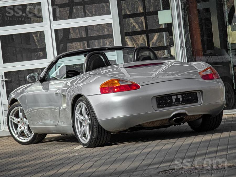 Grey Porsche Boxster 1997 in Jurmala, with an engine capacity of 2.50 L and mileage of 117 thousand km for 12990 €, photo 3 on AUTOMOTO.COM.LV
