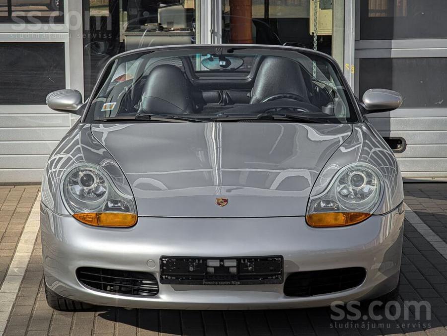 Grey Porsche Boxster 1997 in Jurmala, with an engine capacity of 2.50 L and mileage of 117 thousand km for 12990 €, photo 5 on AUTOMOTO.COM.LV