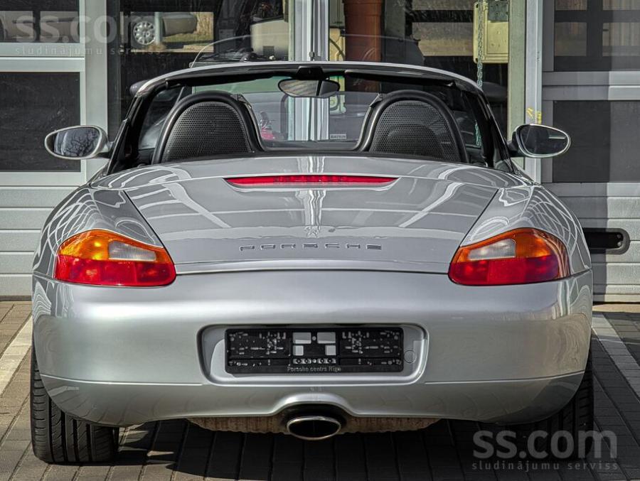 Grey Porsche Boxster 1997 in Jurmala, with an engine capacity of 2.50 L and mileage of 117 thousand km for 12990 €, photo 7 on AUTOMOTO.COM.LV