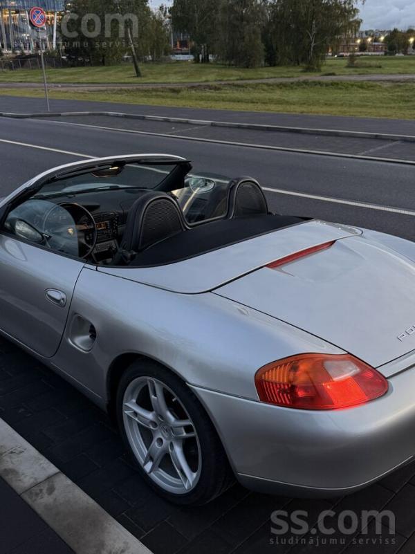 Grey Porsche Boxster 1997 in Riga, with an engine capacity of 2.50 L and mileage of 126 thousand km for 11500 €, photo 9 on AUTOMOTO.COM.LV