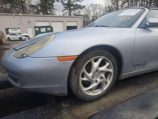 Pelēks Porsche Boxster 2000 Klaipėda, ar dzinēja tilpumu 2.69 L un nobraukumu 160 tūkst. km par 5200 €, foto 4 vietnē AUTOMOTO.COM.LV