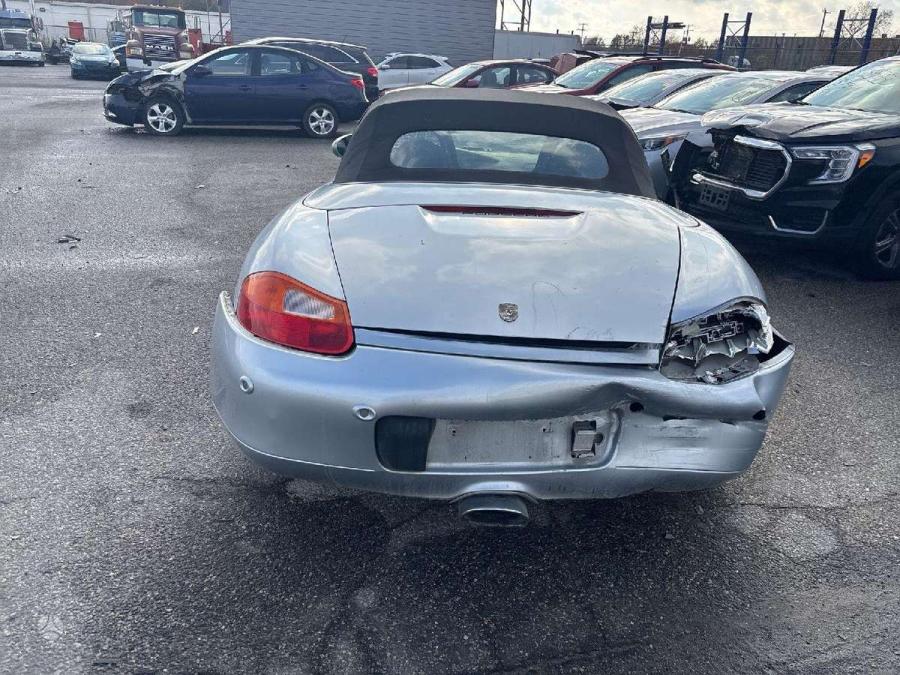 Pelēks Porsche Boxster 2000 Klaipėda, ar dzinēja tilpumu 2.69 L un nobraukumu 160 tūkst. km par 5200 €, foto 12 vietnē AUTOMOTO.COM.LV