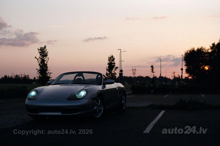 Pelēks Porsche Boxster 2000 Tartu, ar dzinēja tilpumu 2.70 L un nobraukumu 68 tūkst. km par 15500 €, foto 3 vietnē AUTOMOTO.COM.LV