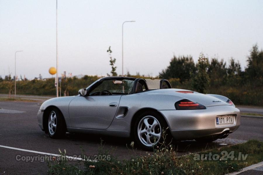 Pelēks Porsche Boxster 2000 Tartu, ar dzinēja tilpumu 2.70 L un nobraukumu 68 tūkst. km par 15500 €, foto 6 vietnē AUTOMOTO.COM.LV