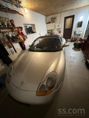 Pelēks Porsche Boxster 2000 Rīga, ar dzinēja tilpumu 2.70 L un nobraukumu 143 tūkst. km par 10000 €, foto 5 vietnē AUTOMOTO.COM.LV