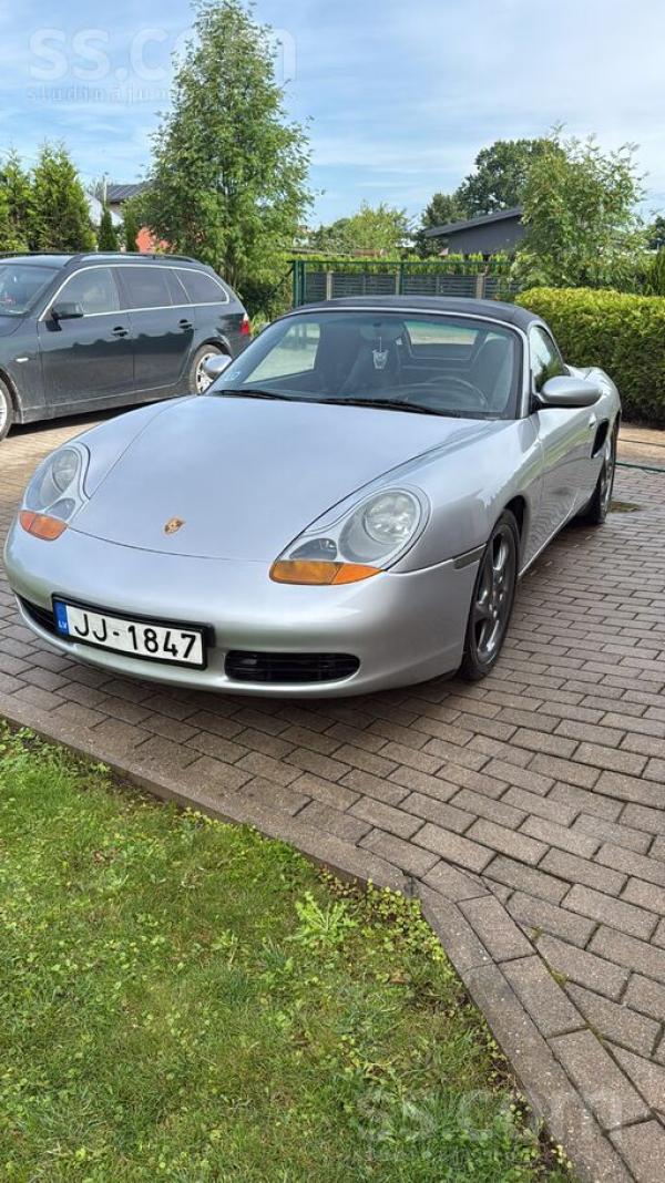 Grey Porsche Boxster 2000 in Riga, with an engine capacity of 2.70 L and mileage of 143 thousand km for 10000 €, photo 5 on AUTOMOTO.COM.LV