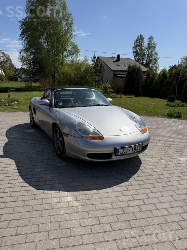 Grey Porsche Boxster 2000 in Riga, with an engine capacity of 2.70 L and mileage of 143 thousand km for 10000 €, photo 6 on AUTOMOTO.COM.LV