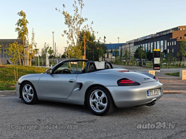 Pelēks Porsche Boxster 2000 Tallina, ar dzinēja tilpumu 2.70 L un nobraukumu 68 tūkst. km par 15900 €, foto 4 vietnē AUTOMOTO.COM.LV