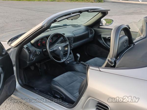 Pelēks Porsche Boxster 2000 Tallina, ar dzinēja tilpumu 2.70 L un nobraukumu 68 tūkst. km par 15900 €, foto 9 vietnē AUTOMOTO.COM.LV