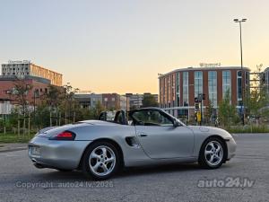 Pelēks Porsche Boxster 2000 Tallina, ar dzinēja tilpumu 2.70 L un nobraukumu 68 tūkst. km par 15900 €, foto 4 vietnē AUTOMOTO.COM.LV