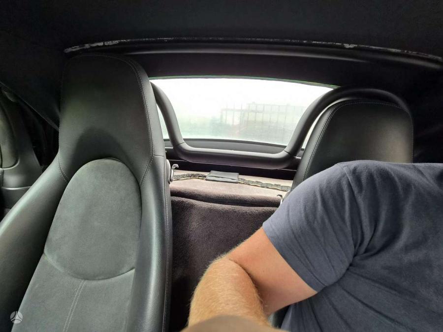 Grey Porsche Boxster 2001 in Kaunas, with an engine capacity of 2.69 L and mileage of 188 thousand km for 10900 €, photo 19 on AUTOMOTO.COM.LV