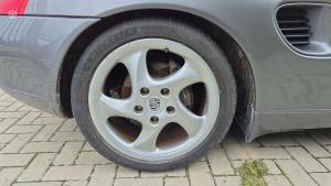Grey Porsche Boxster 2001 in Kaunas, with an engine capacity of 2.69 L and mileage of 188 thousand km for 10900 €, photo 27 on AUTOMOTO.COM.LV