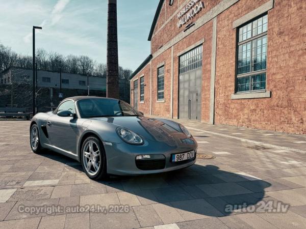 Pelēks Porsche Boxster 2005 Tallina, ar dzinēja tilpumu 2.70 L un nobraukumu 175 tūkst. km par 27500 €, foto 1 vietnē AUTOMOTO.COM.LV