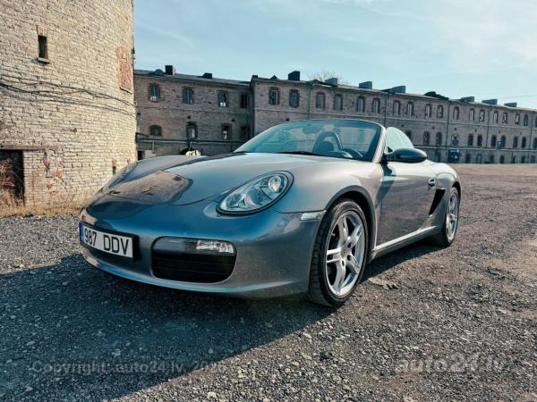 Pelēks Porsche Boxster 2005 Tallina, ar dzinēja tilpumu 2.70 L un nobraukumu 175 tūkst. km par 27500 €, foto 2 vietnē AUTOMOTO.COM.LV