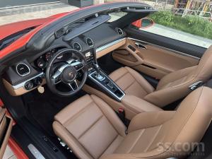 Oranžs Porsche Boxster 2020 Rīga, ar dzinēja tilpumu 2.00 L un nobraukumu 30 tūkst. km par 59000 €, foto 8 vietnē AUTOMOTO.COM.LV