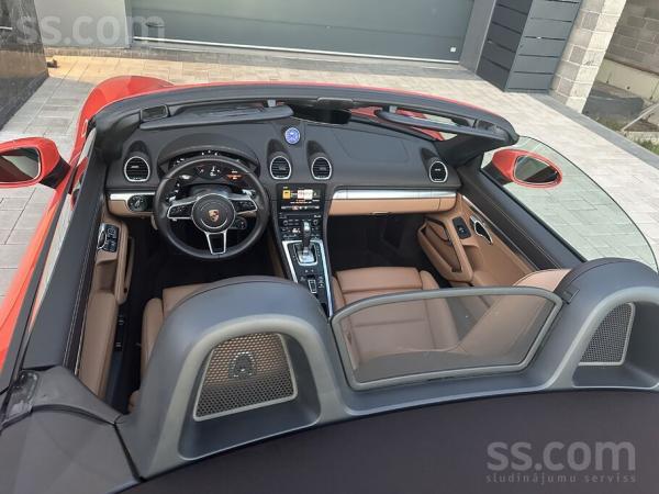 Oranžs Porsche Boxster 2020 Rīga, ar dzinēja tilpumu 2.00 L un nobraukumu 30 tūkst. km par 59000 €, foto 10 vietnē AUTOMOTO.COM.LV