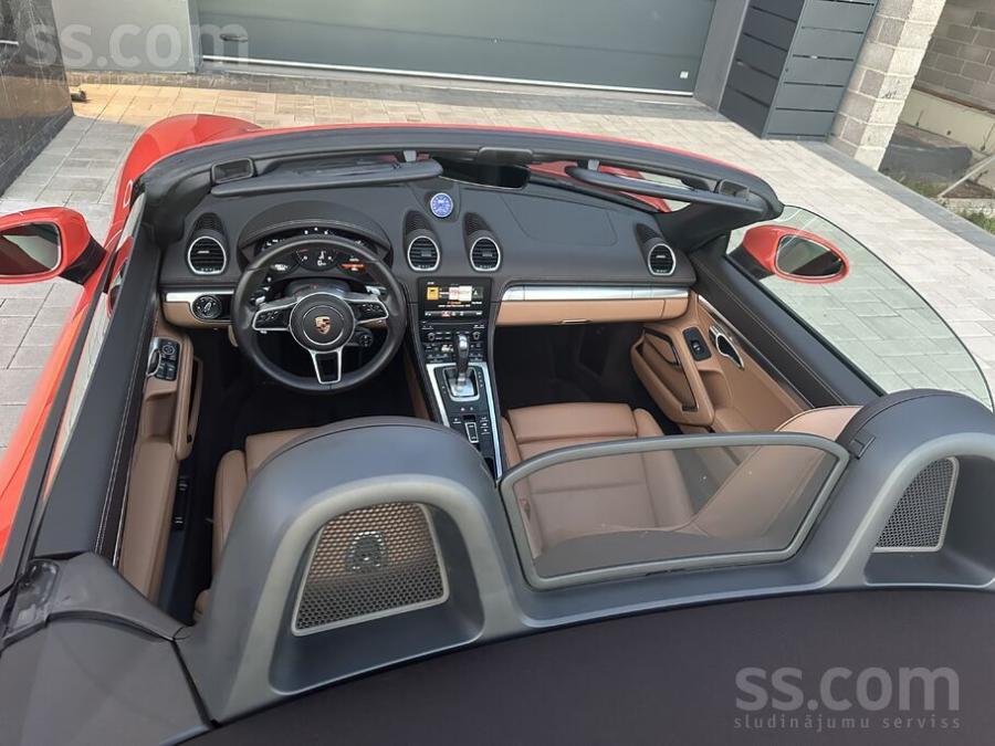Oranžs Porsche Boxster 2020 Rīga, ar dzinēja tilpumu 2.00 L un nobraukumu 30 tūkst. km par 59000 €, foto 10 vietnē AUTOMOTO.COM.LV