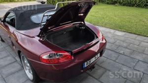 Red Porsche Boxster 1997 in Riga, with an engine capacity of 2.70 L and mileage of 160 thousand km for 15000 €, photo 15 on AUTOMOTO.COM.LV