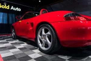 Sarkans Porsche Boxster 1999 Viļņa, ar dzinēja tilpumu 2.48 L un nobraukumu 151 tūkst. km par 11500 €, foto 12 vietnē AUTOMOTO.COM.LV