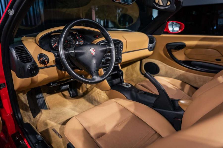 Sarkans Porsche Boxster 1999 Viļņa, ar dzinēja tilpumu 2.48 L un nobraukumu 151 tūkst. km par 11500 €, foto 33 vietnē AUTOMOTO.COM.LV
