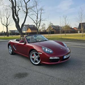 Red Porsche Boxster 2010 in Ukmerge, with an engine capacity of 3.44 L and mileage of 19 thousand km for 29999 €, photo 3 on AUTOMOTO.COM.LV