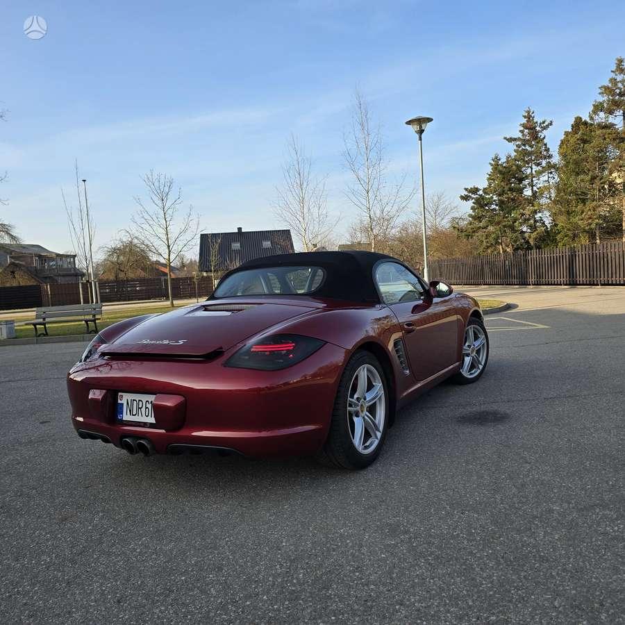 Red Porsche Boxster 2010 in Ukmerge, with an engine capacity of 3.44 L and mileage of 19 thousand km for 29999 €, photo 20 on AUTOMOTO.COM.LV