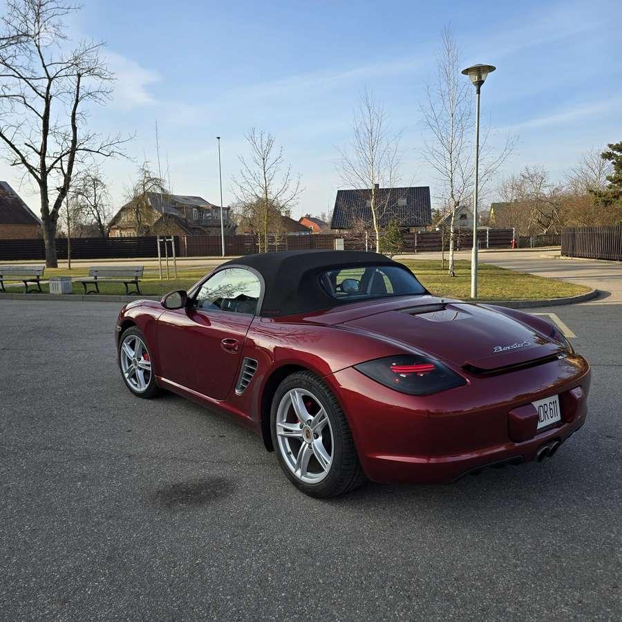 Red Porsche Boxster 2010 in Ukmerge, with an engine capacity of 3.44 L and mileage of 19 thousand km for 29999 €, photo 21 on AUTOMOTO.COM.LV