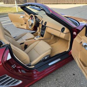 Red Porsche Boxster 2010 in Ukmerge, with an engine capacity of 3.44 L and mileage of 19 thousand km for 29999 €, photo 31 on AUTOMOTO.COM.LV