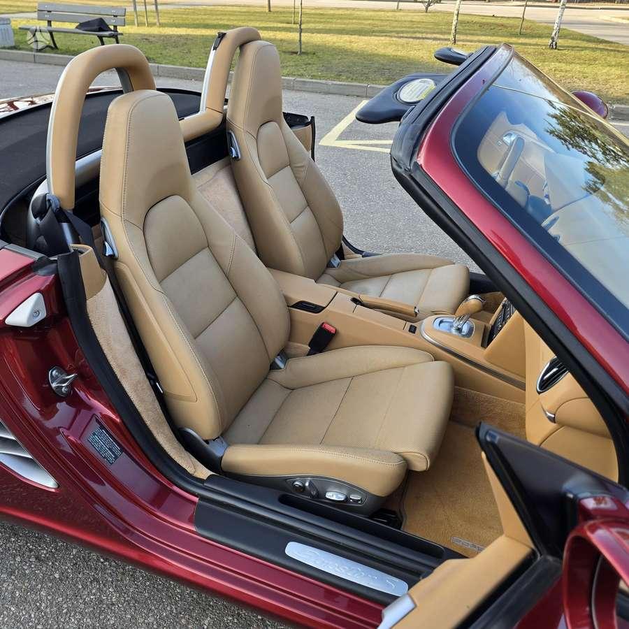 Red Porsche Boxster 2010 in Ukmerge, with an engine capacity of 3.44 L and mileage of 19 thousand km for 29999 €, photo 32 on AUTOMOTO.COM.LV