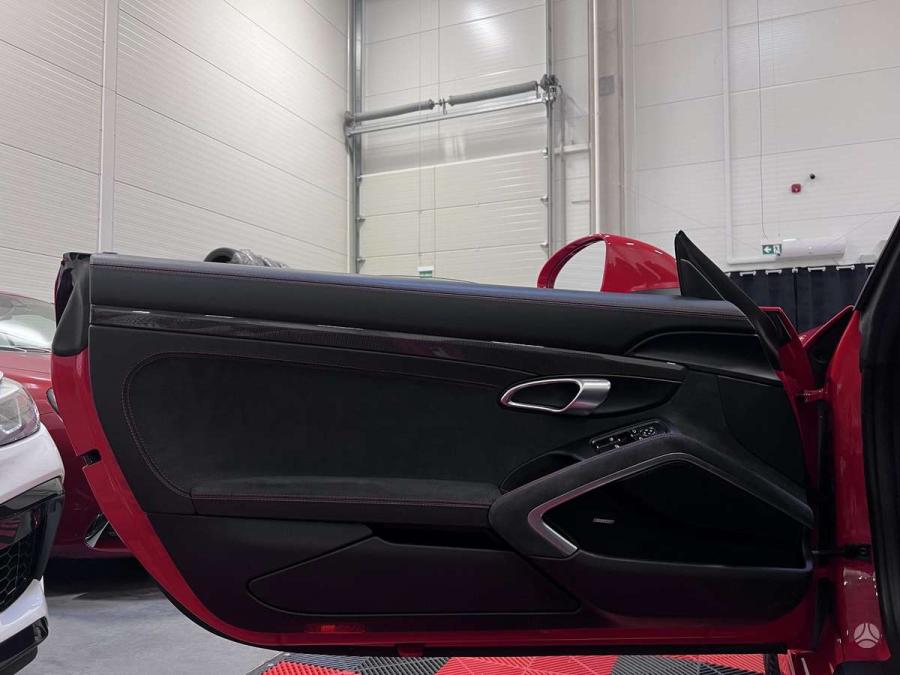 Sarkans Porsche Boxster 2018 Viļņa, ar dzinēja tilpumu 2.50 L un nobraukumu 53 tūkst. km par 59000 €, foto 20 vietnē AUTOMOTO.COM.LV