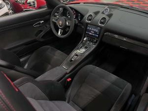 Sarkans Porsche Boxster 2018 Viļņa, ar dzinēja tilpumu 2.50 L un nobraukumu 53 tūkst. km par 59000 €, foto 23 vietnē AUTOMOTO.COM.LV